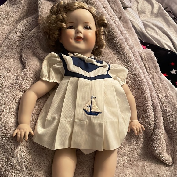 Shirley Temple | Other | Shirley Temple 24 Sailor Dressporcelain Doll ...